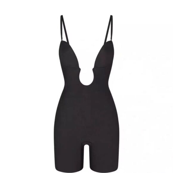 SKIMS | Intimates & Sleepwear | Nwt Skims Deep Plunge Shapewear Mid ...